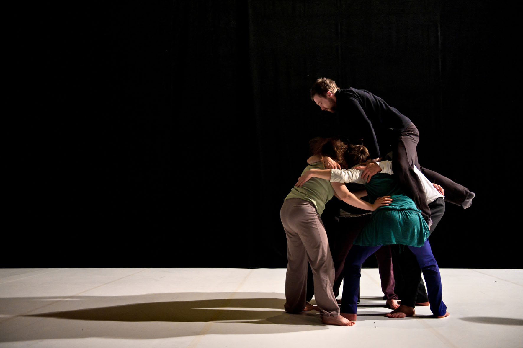 « Huddle » de Simone Forti - Callicarpa